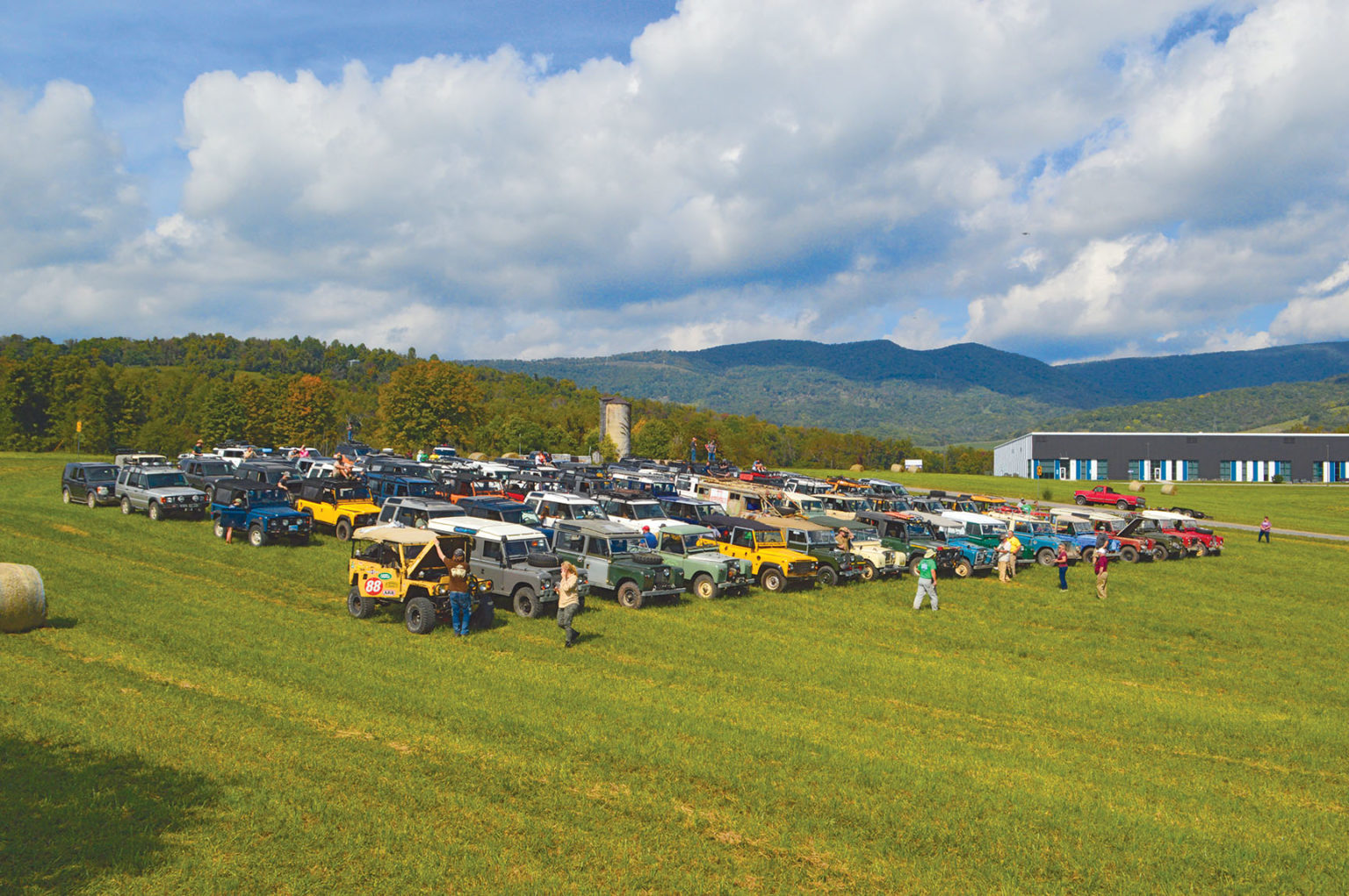 Rovers Magazine: America's Largest Land Rover Publication